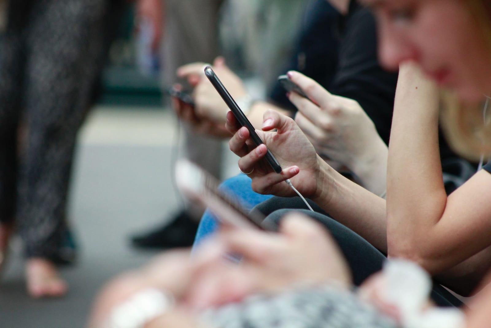 Best International Phone Plans 2025 | Amber