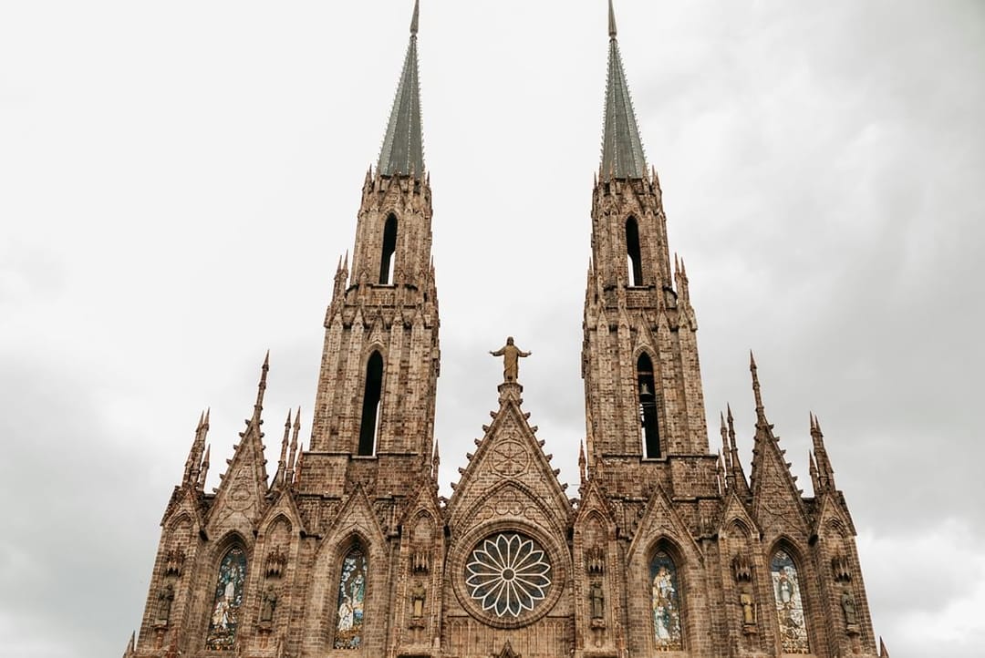 Offer Your Prayers At The Largest Churches In USA | Amber