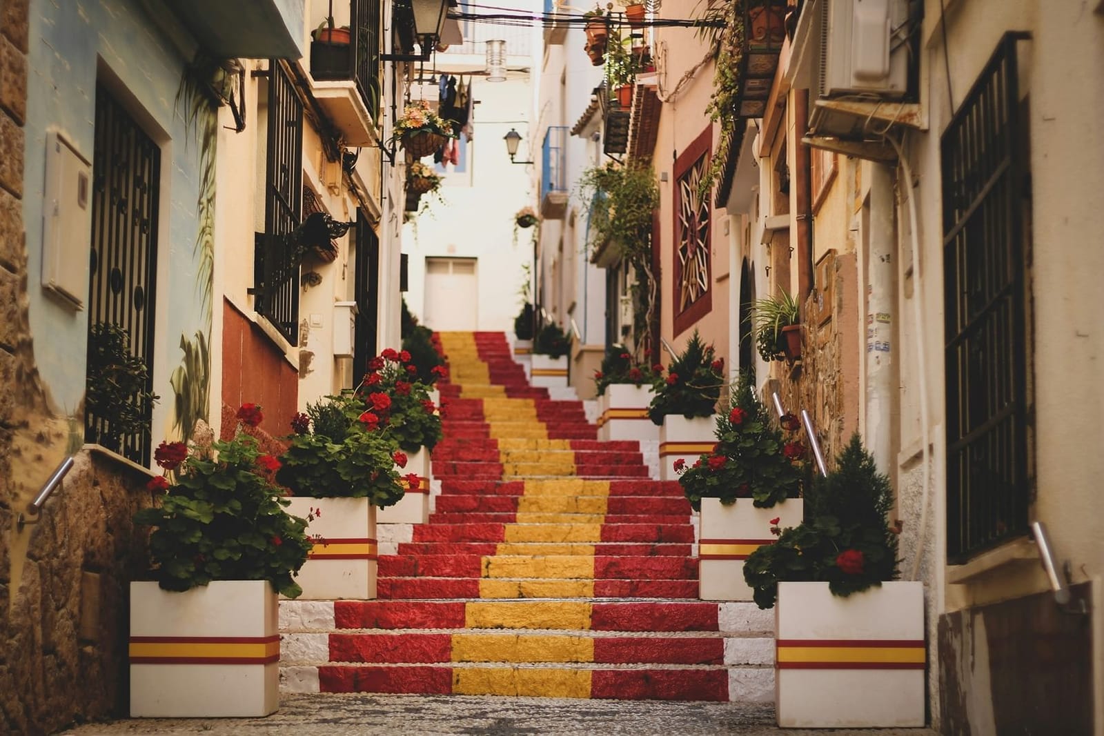 Your Guide to Average Salary in Spain | Amber
