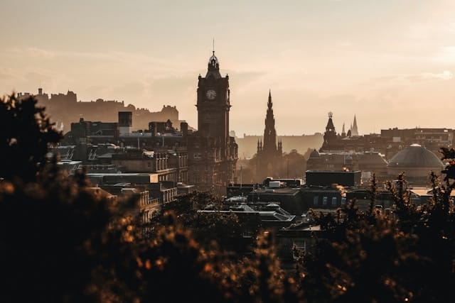 The Safest & Most Dangerous Neighbourhoods in Edinburgh For Students